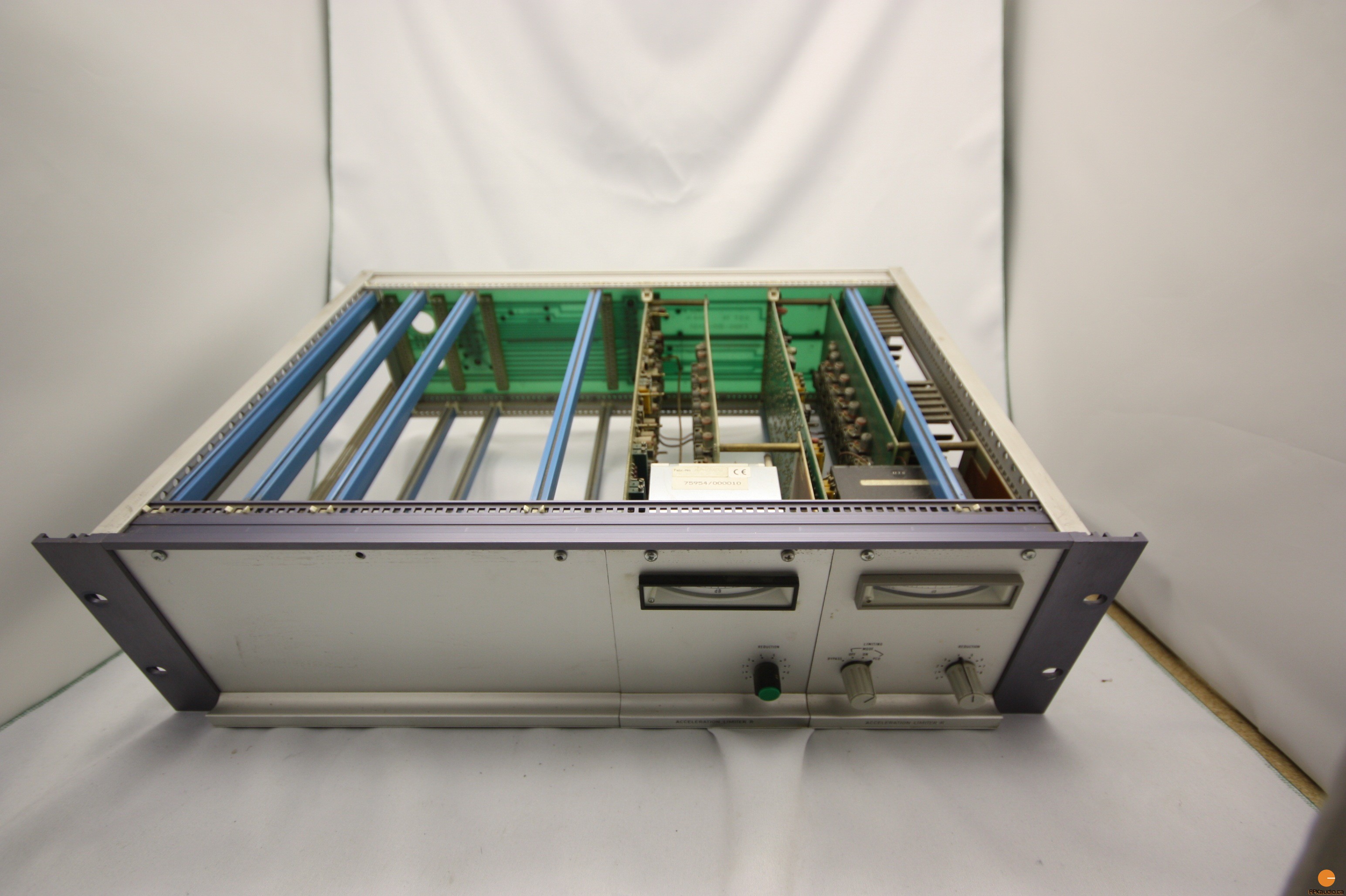 Neumann cutting lathe acceleration limiter | i@like.audio